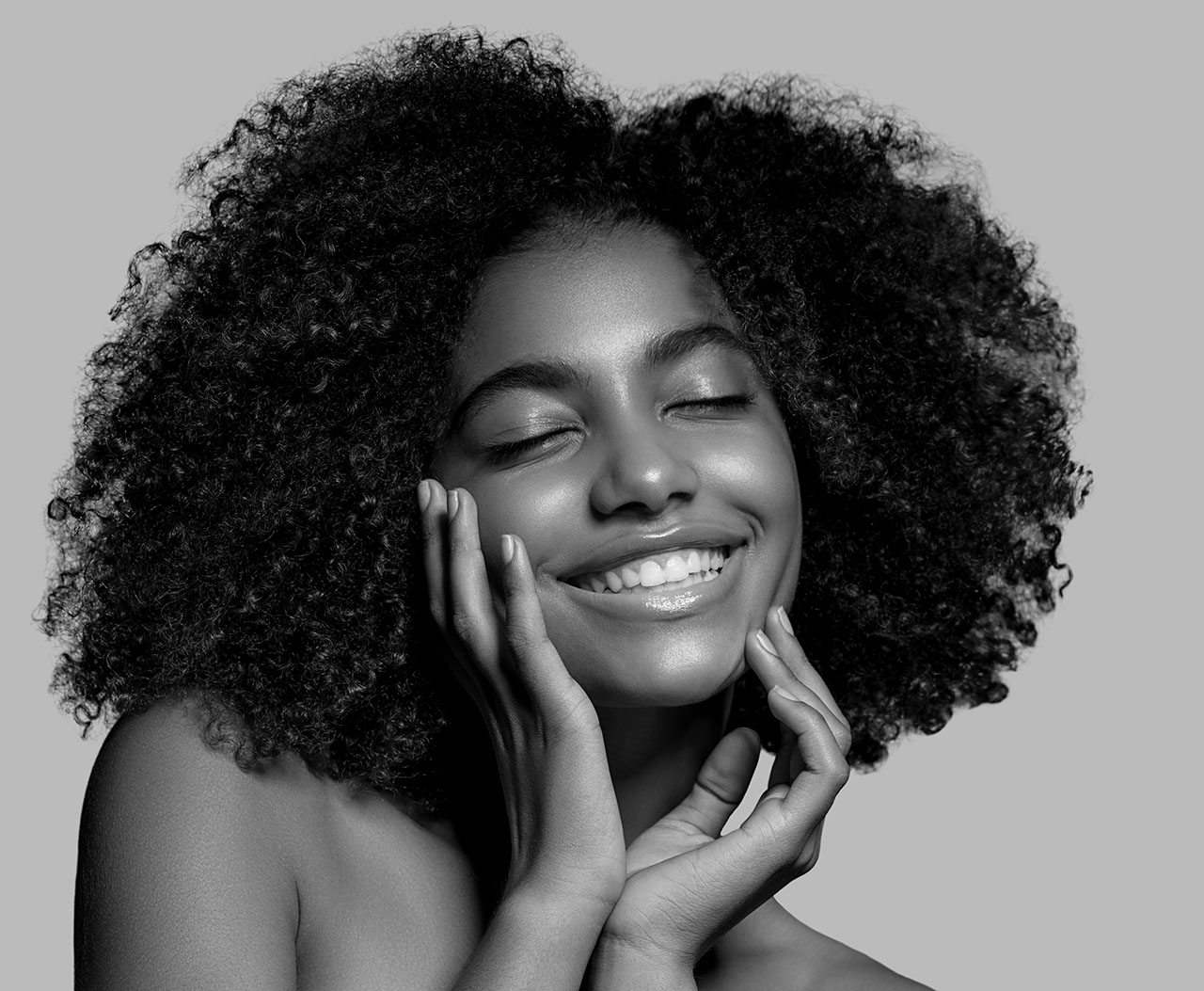 JetPeel Device Needle-Free Dermal Infusion Treatments | Xcite Tech